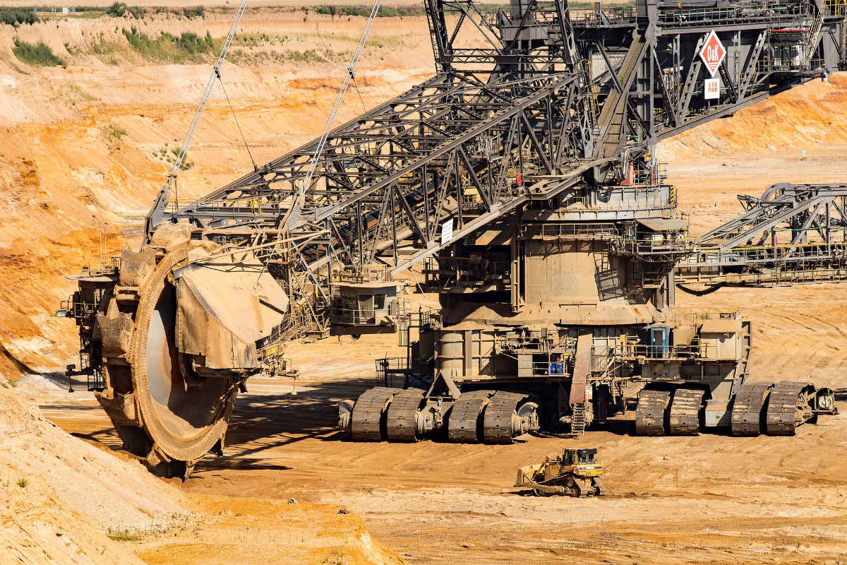 Production cycle: from raw materials to finished product