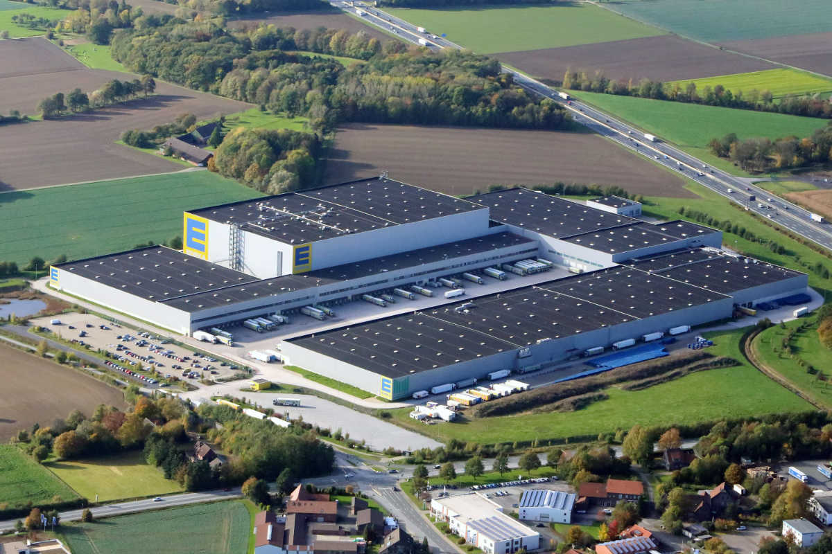 Vor- und Nachteile: zentrales und dezentrales Lager